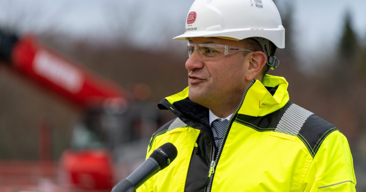 Tánaiste Leo Varadkar visits Sisk data centre project in… | Sisk