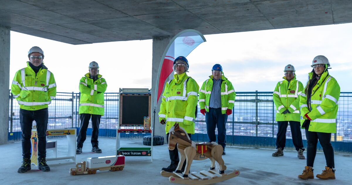 Sisk delivers Christmas cheer to children in Birmingham | Sisk